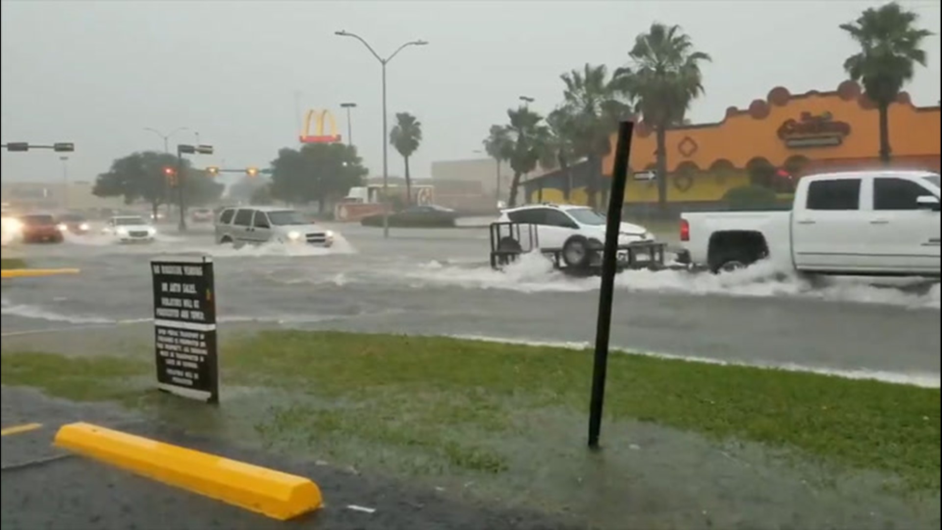 Heavy rain leads to flooding in Texas | 11alive.com