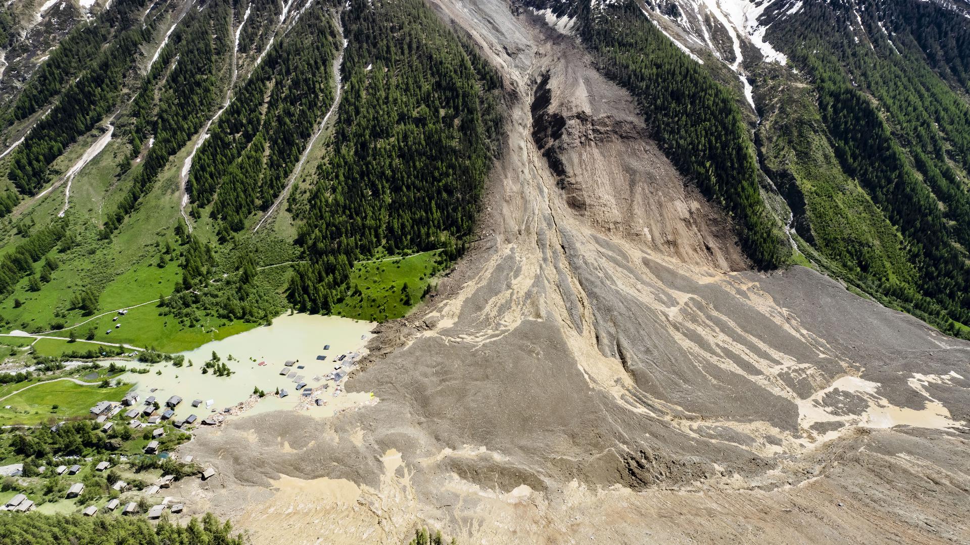 Glacier collapse destroys 90% of Alpine village in Switzerland ...