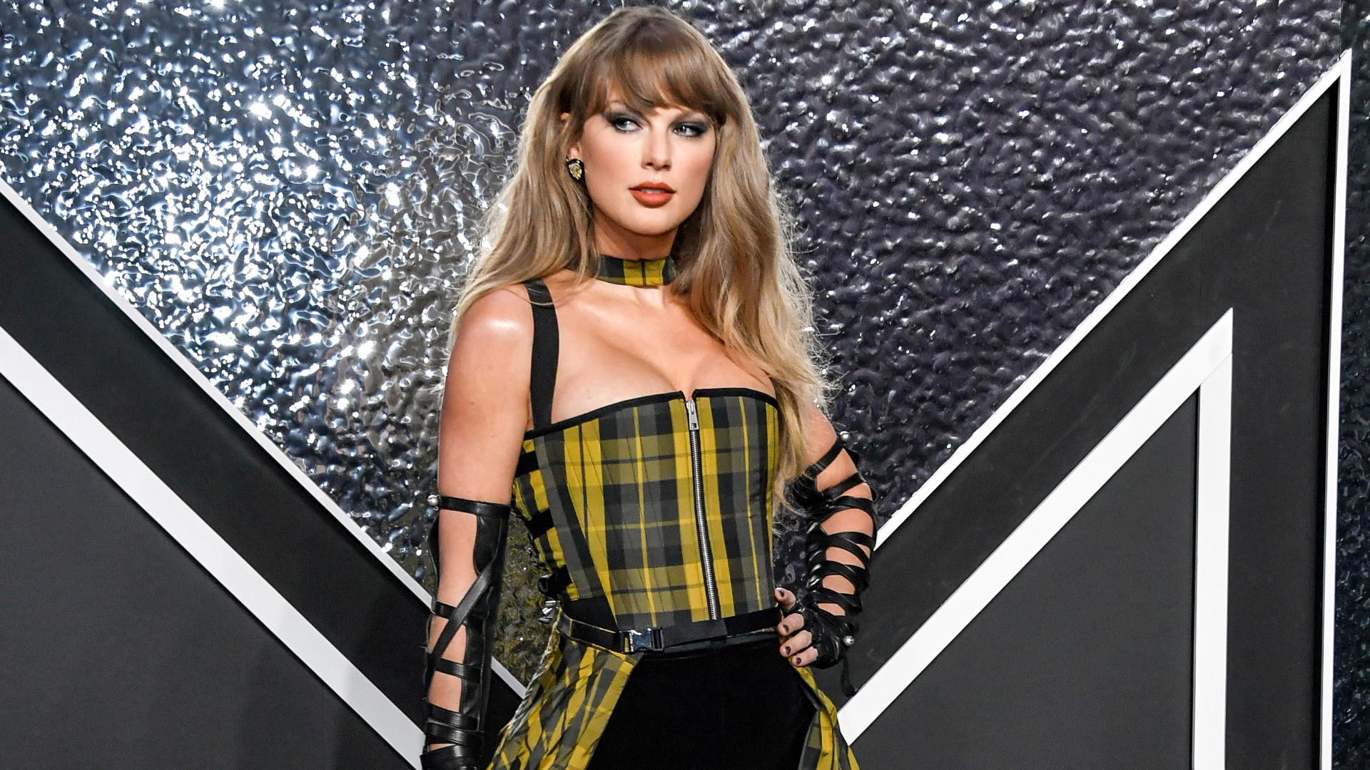 'Swiftie' is officially a word in the dictionary | 11alive.com