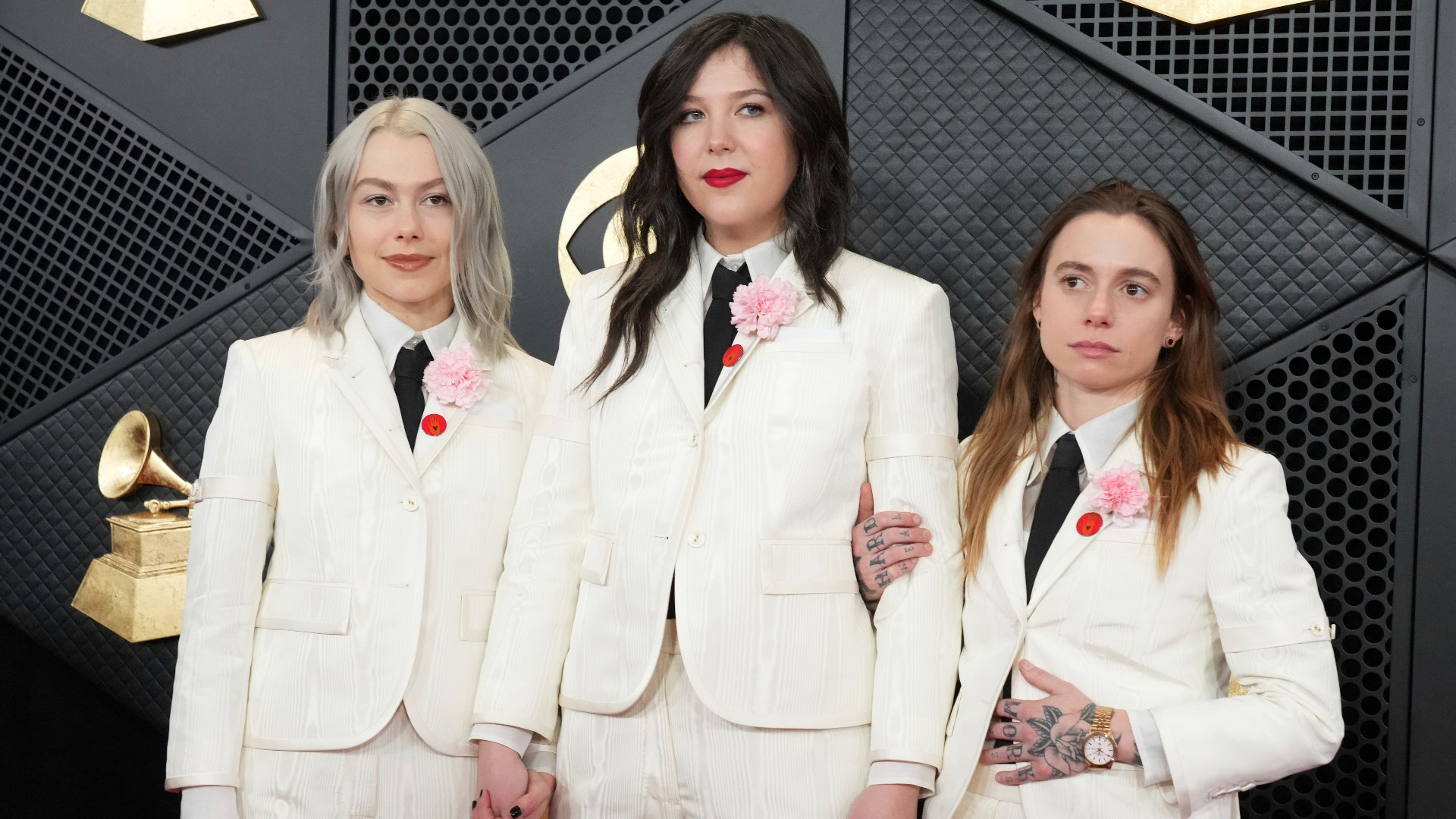 Grammy Awards 2024: Red carpet fashion kicks off with bold colors ...