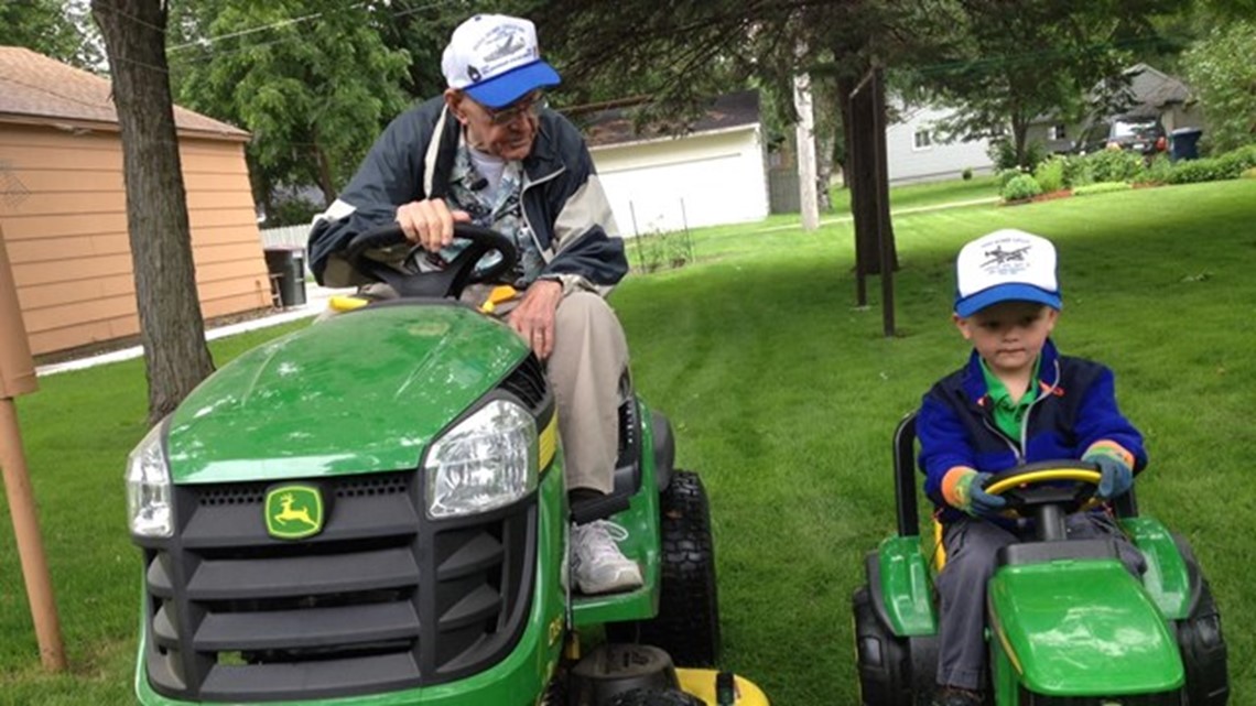 Emmett and Erling's goodbye | 11alive.com