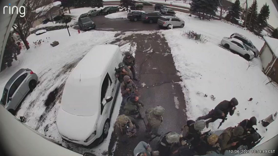Ring camera captures Minnesota ICE raid that leaves 7-year-old without ...