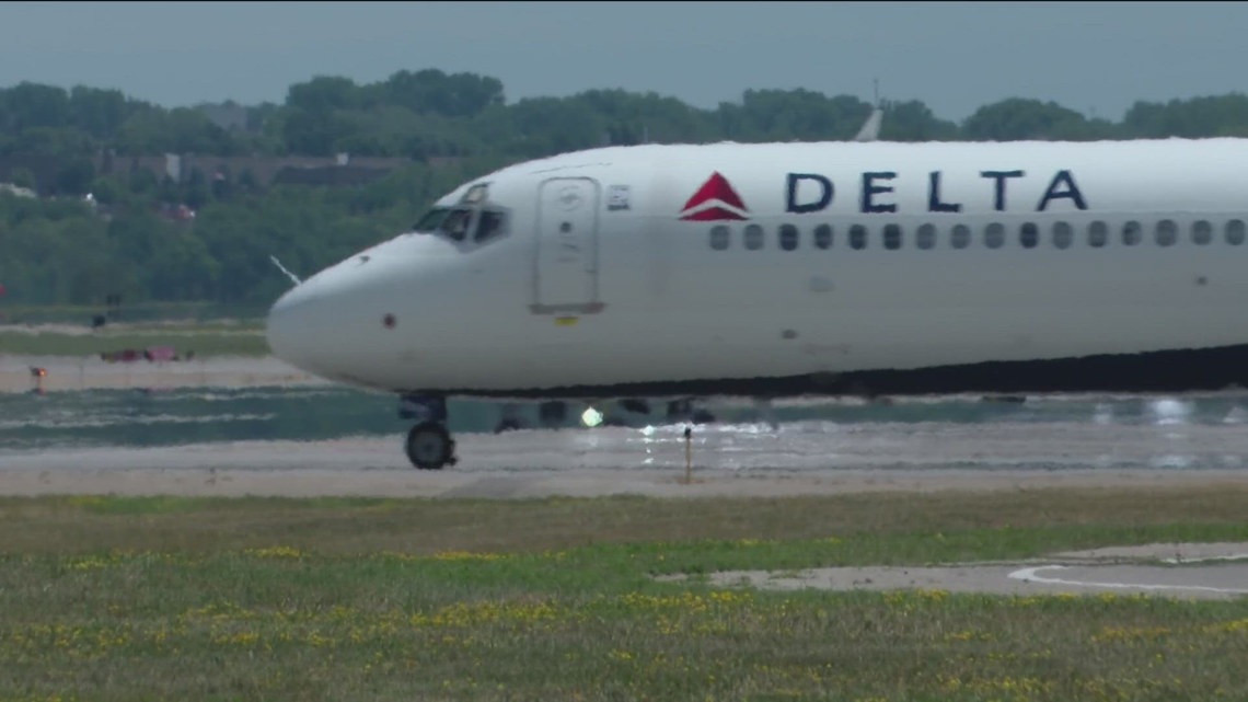 Delta flight headed to MSP turns around when passenger becomes 'unruly ...