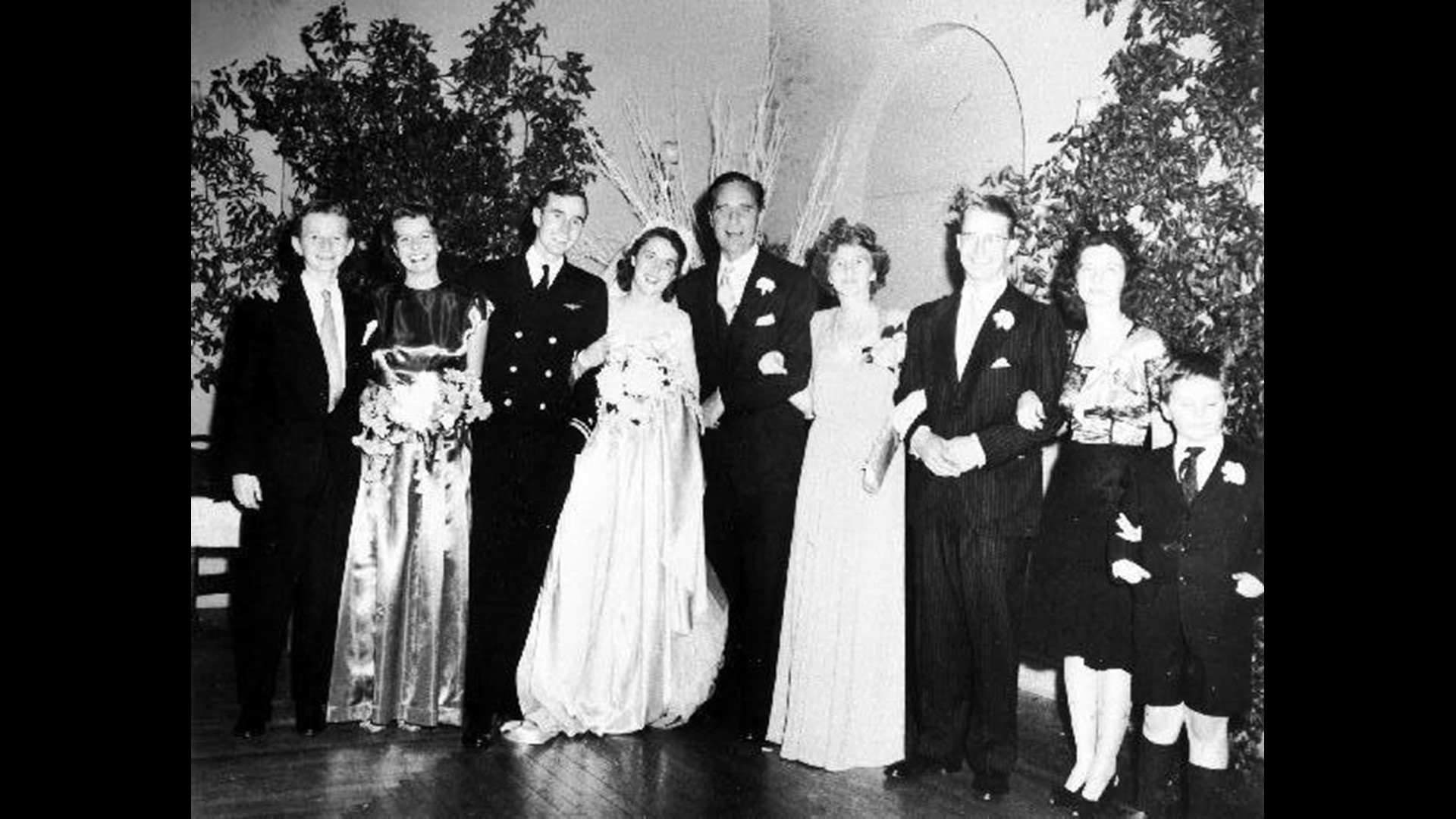 PHOTOS: Hundreds of Bush family photos | 11alive.com