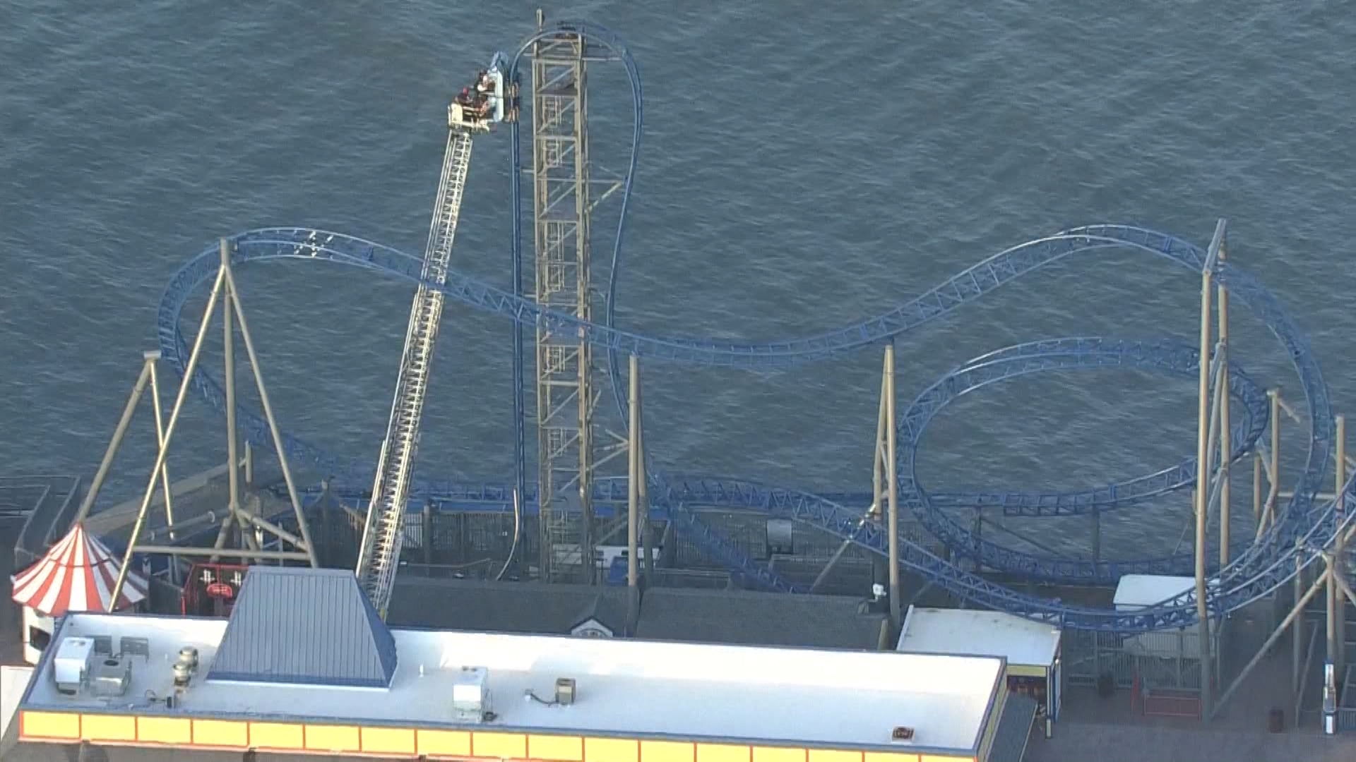 Live now: Riders stuck on Texas rollercoaster as terrifying rescue ...