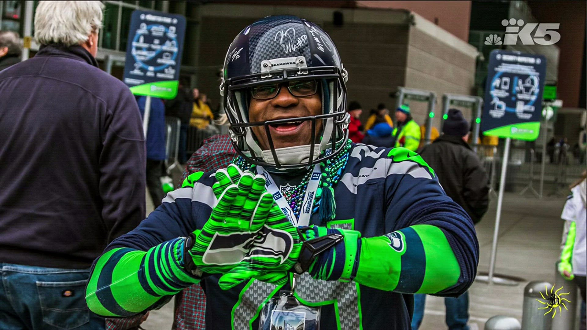 WATCH: Seahawks' Richardson makes insane, controversial one-handed TD ...