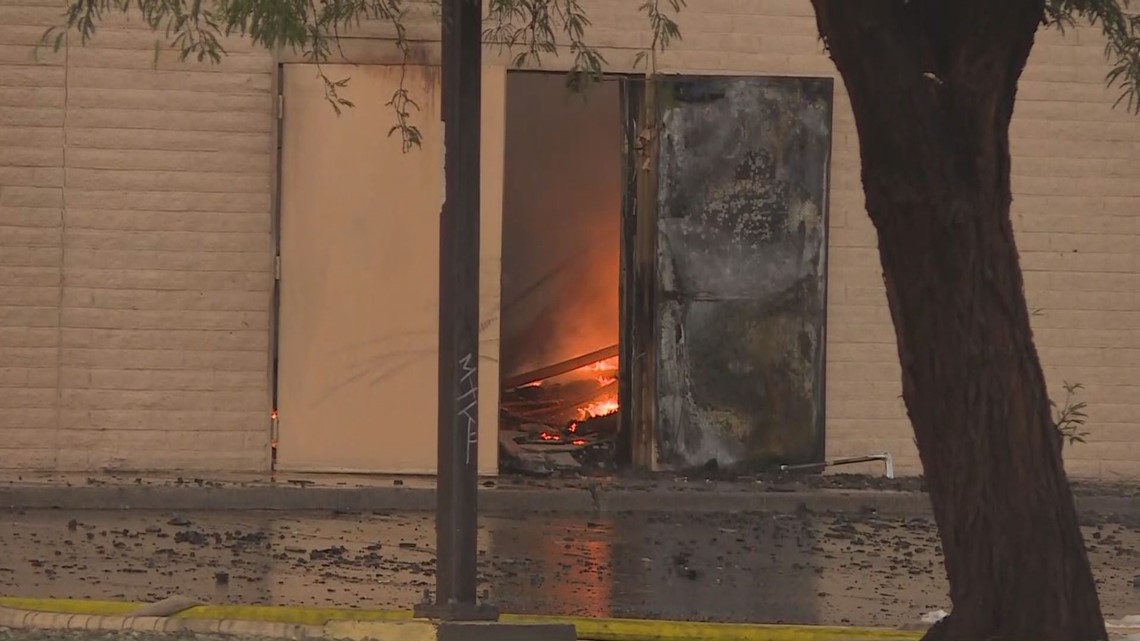 Fire officials confirm storm played part in Phoenix Safeway fire ...