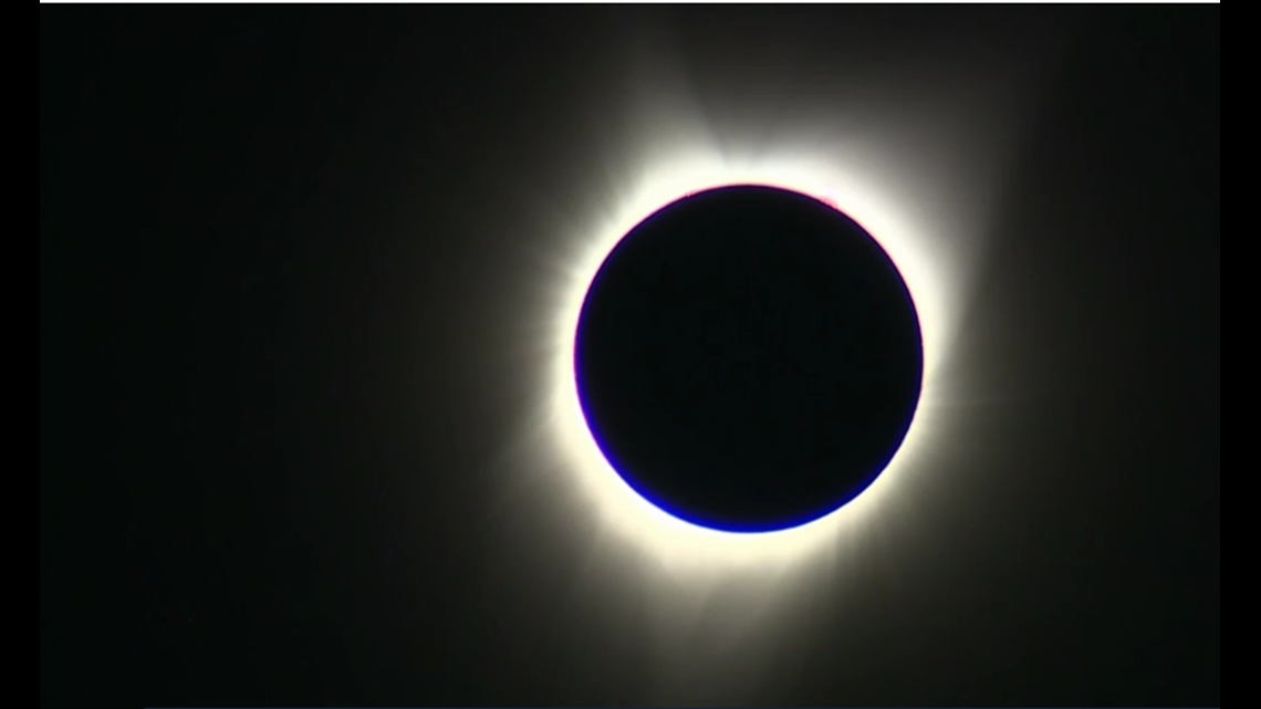 Historic eclipse turns day into night across the US | 11alive.com