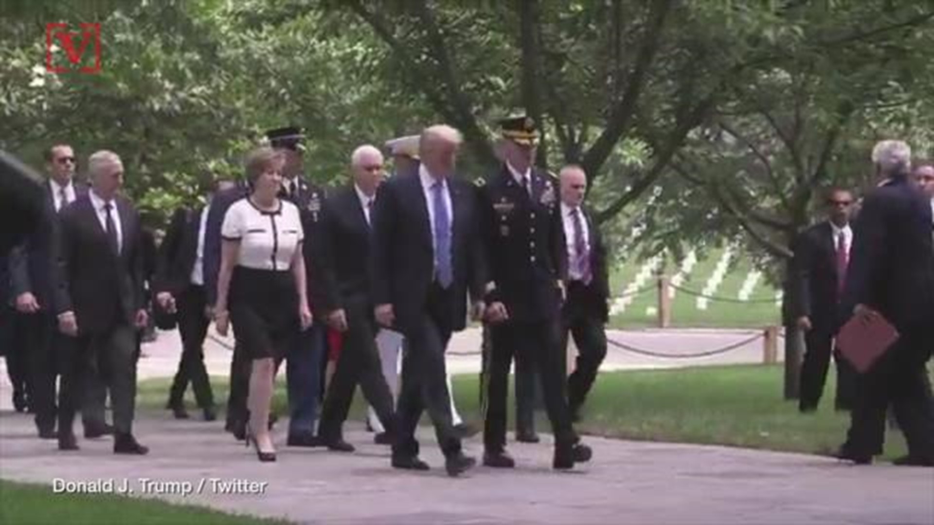 President Trump lays wreath on Tomb of the Unknowns for Memorial Day ...