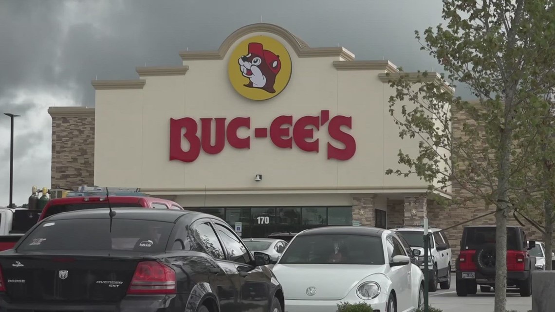 Buc-ee's opens in Kodak, creating traffic concerns at Exit 407 ...