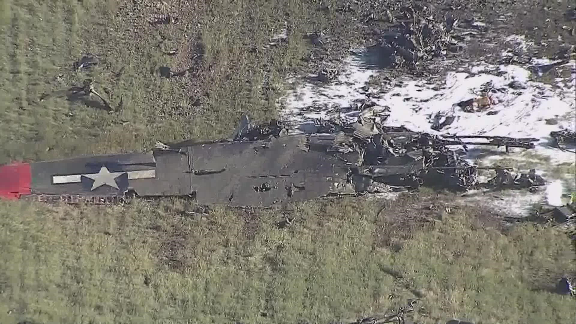 Dallas Airshow crash: Planes in mid-air crash were from Houston ...