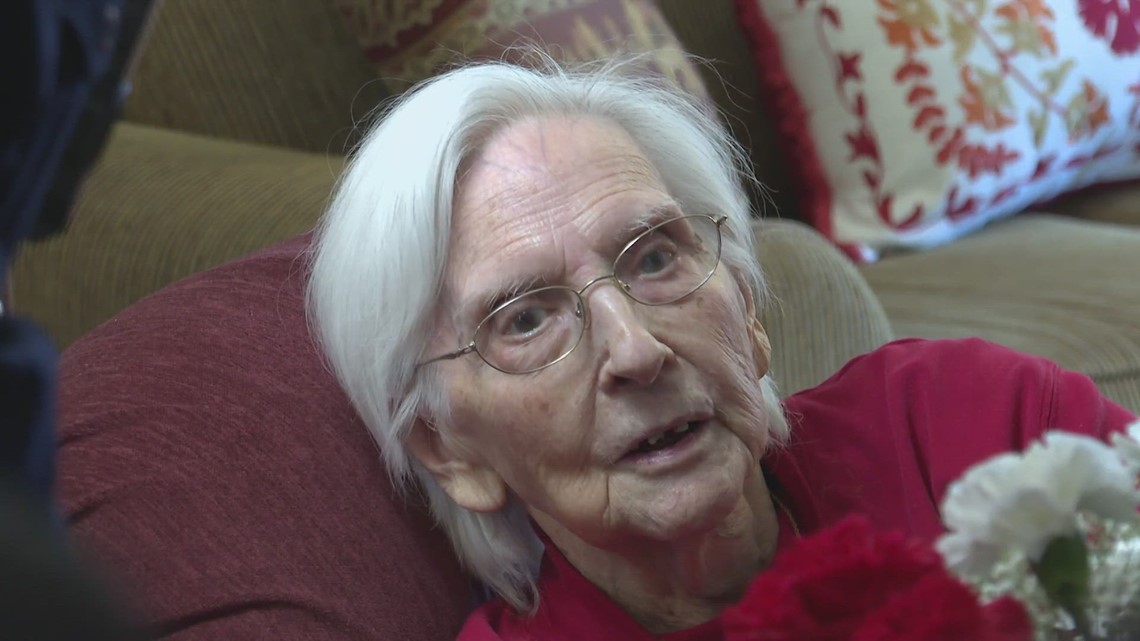 One of the first female WSPD officers turns 100 | 11alive.com