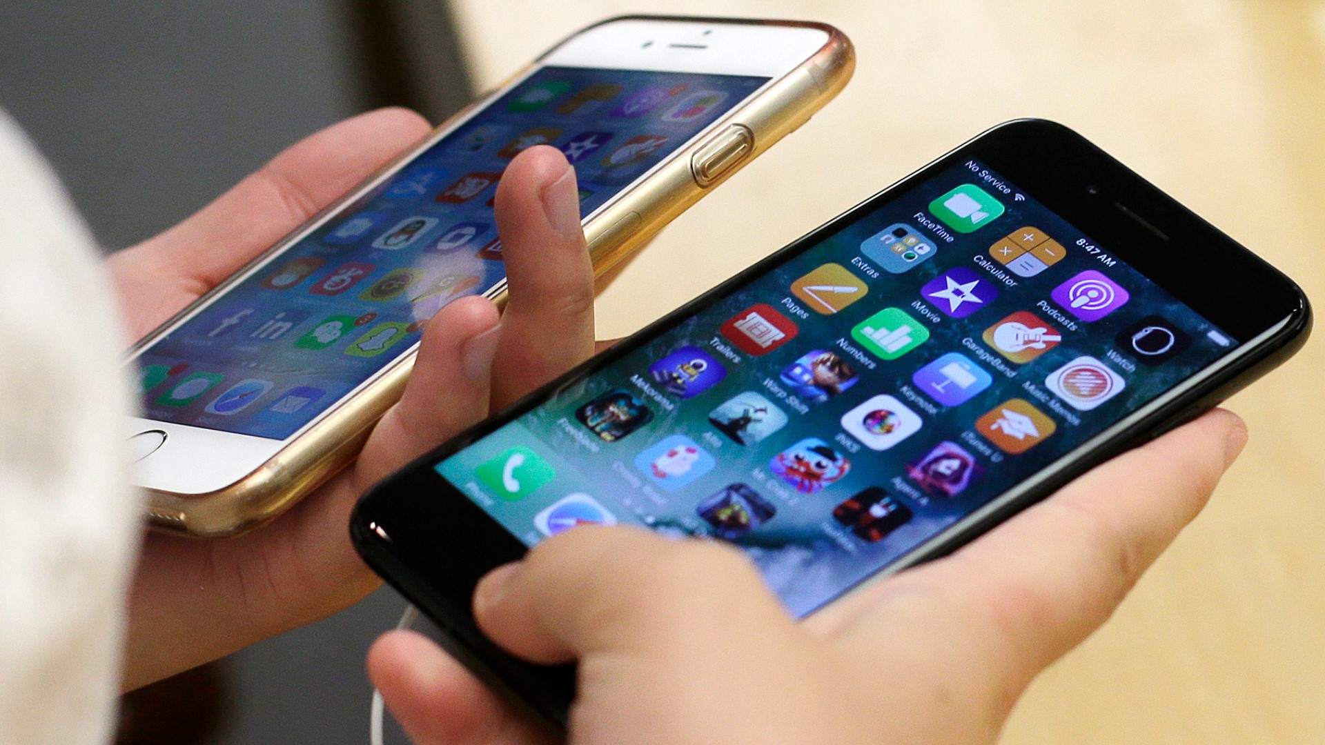 Apple sending iPhone 'batterygate' settlement payments | 11alive.com