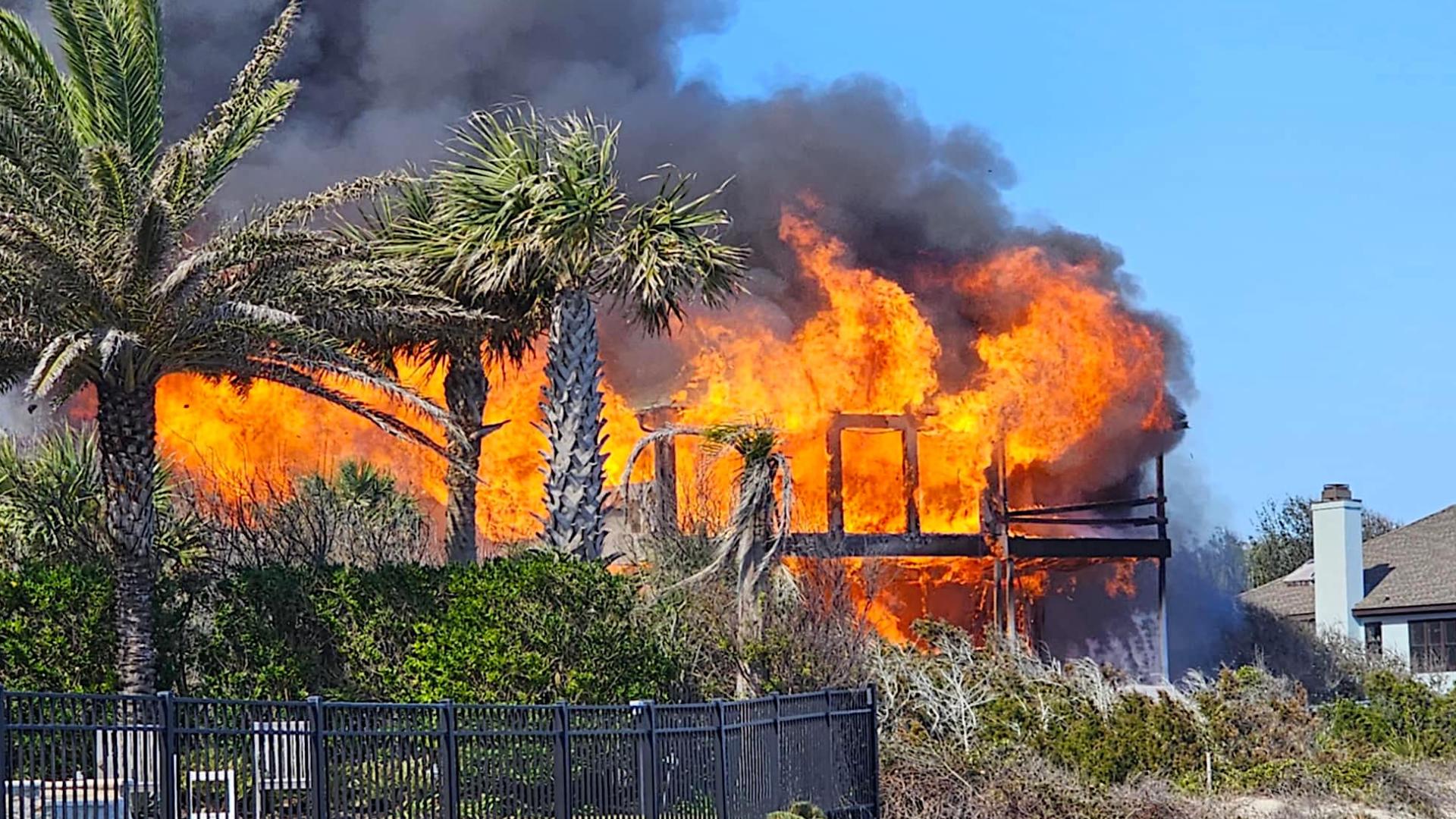 Firefighters battle St. Simons Island fire | 11alive.com