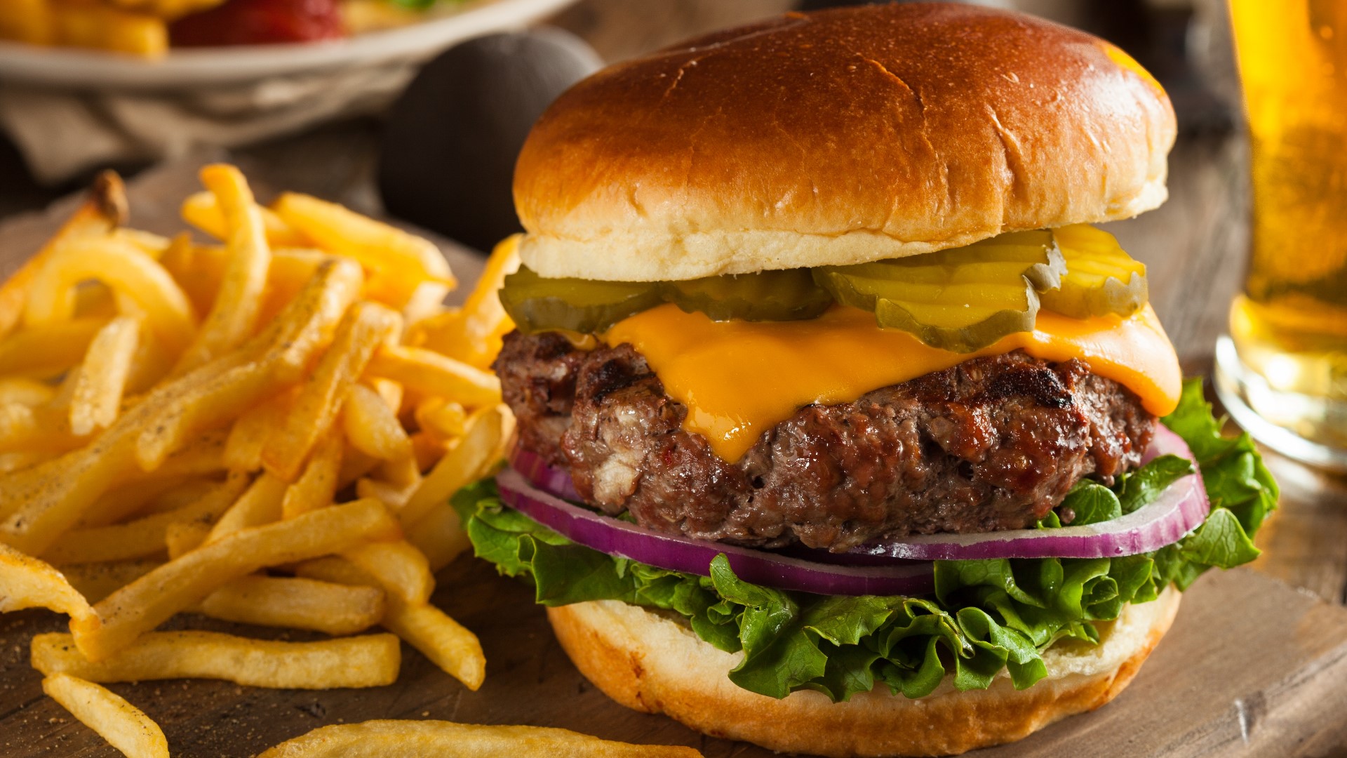 Deals for National Cheeseburger Day in Atlanta | 11alive.com