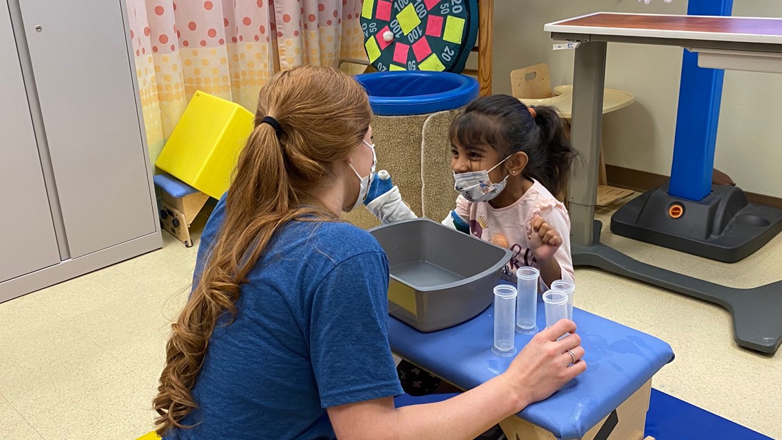 Florida girl with cerebral palsy walks on her own for first time ...