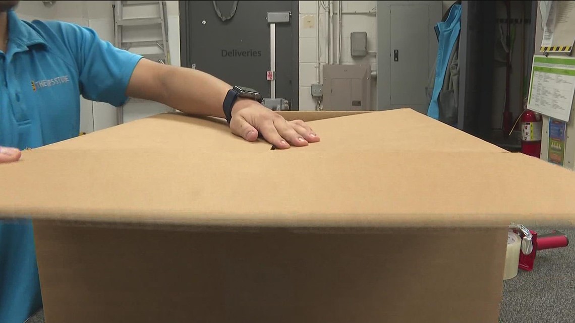 USPS prepares for holiday shipping rush | 11alive.com