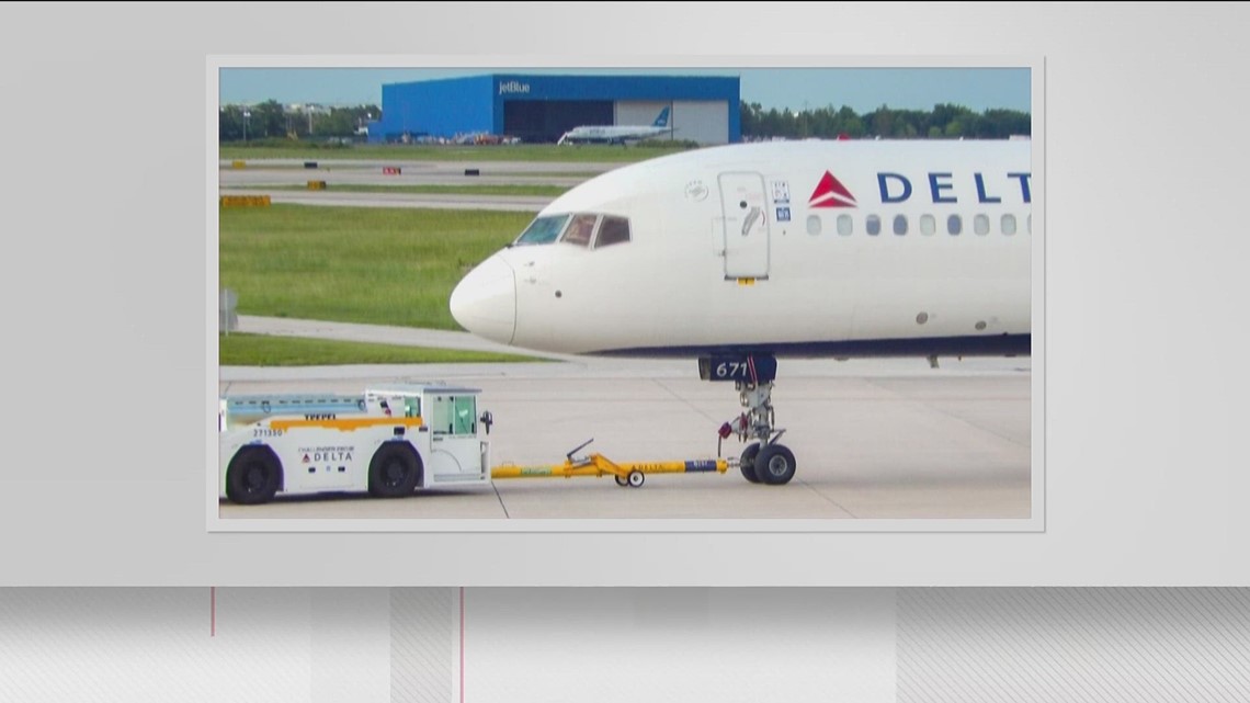 Delta flight preparing for takeoff from Atlanta airport loses nose ...