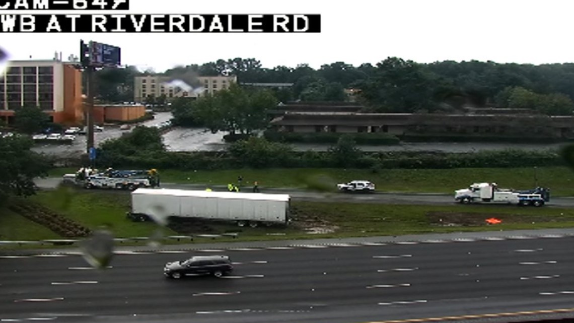 Atlanta rain brings flooding slippery roads and traffic Sunday ...
