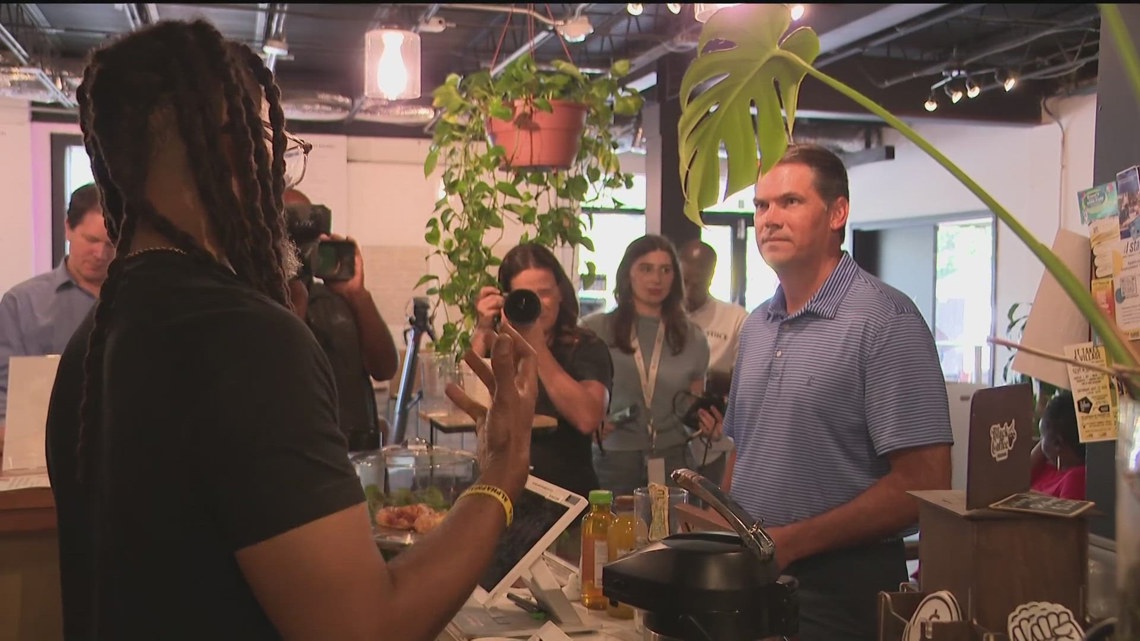 Reinvented as a Democrat, ex-Republican Duncan hits the trail | 11alive.com