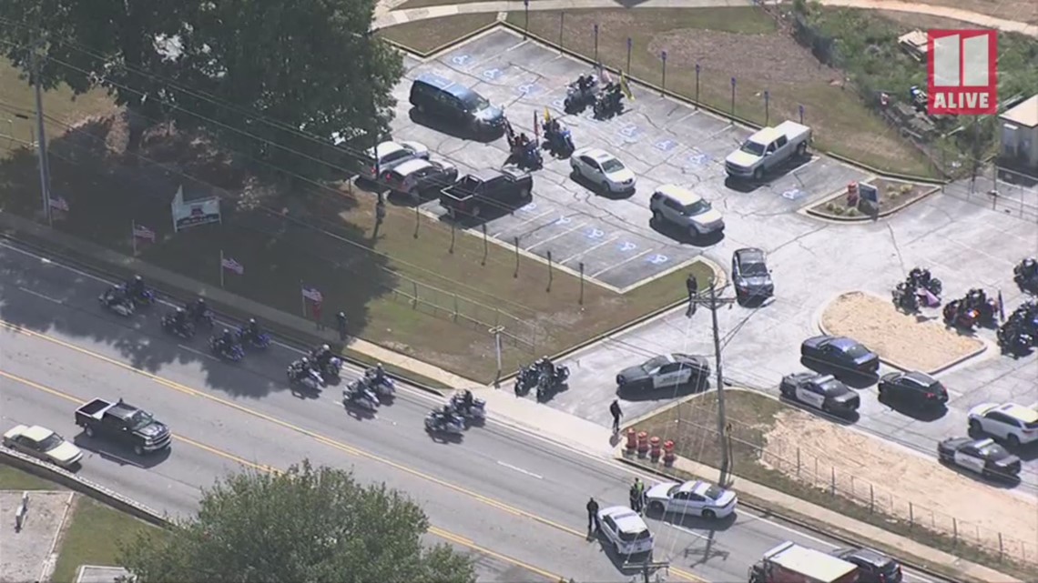 Residents pay tribute to Sgt. Mark Allen | 11alive.com