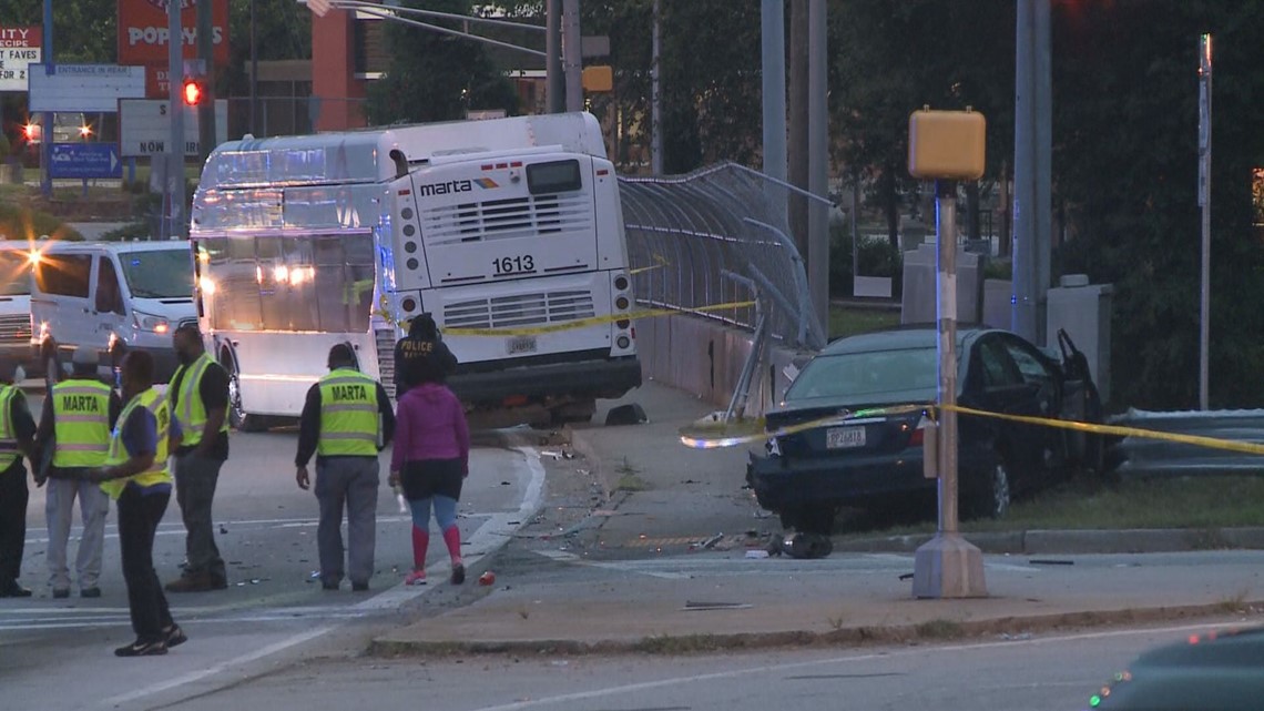 Driver killed in wreck with MARTA bus in DeKalb County | 11alive.com