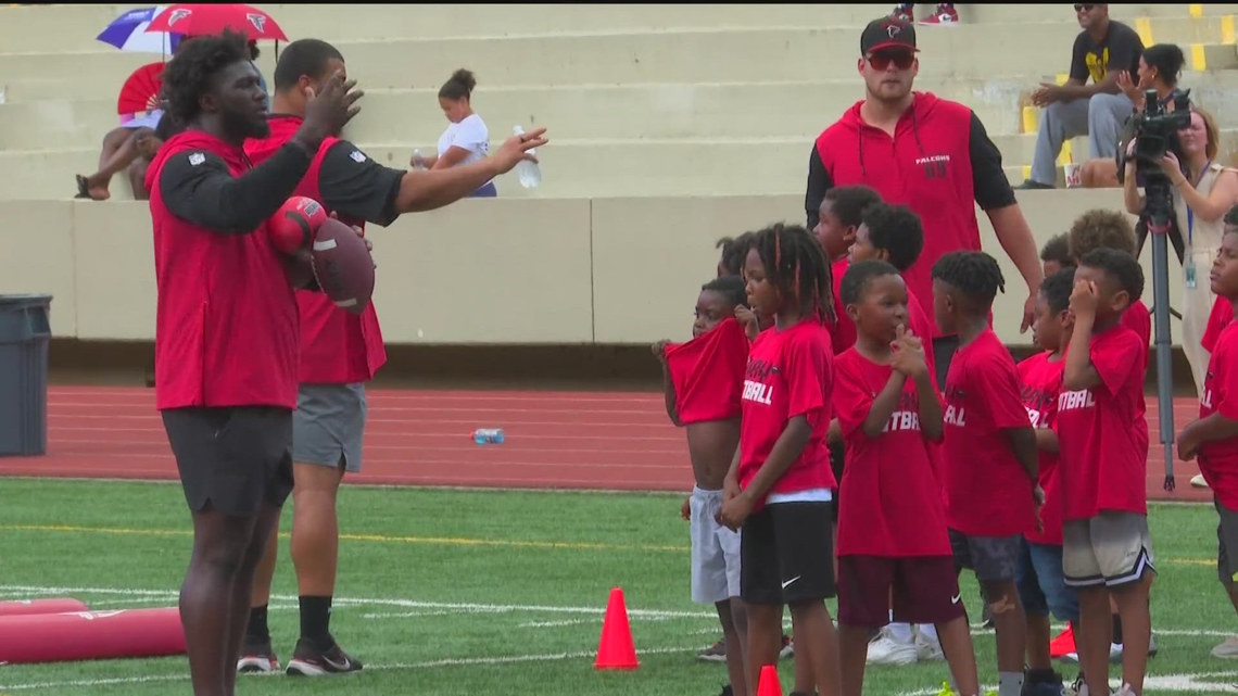 Falcons host youth football camp at Chamblee High | 11alive.com