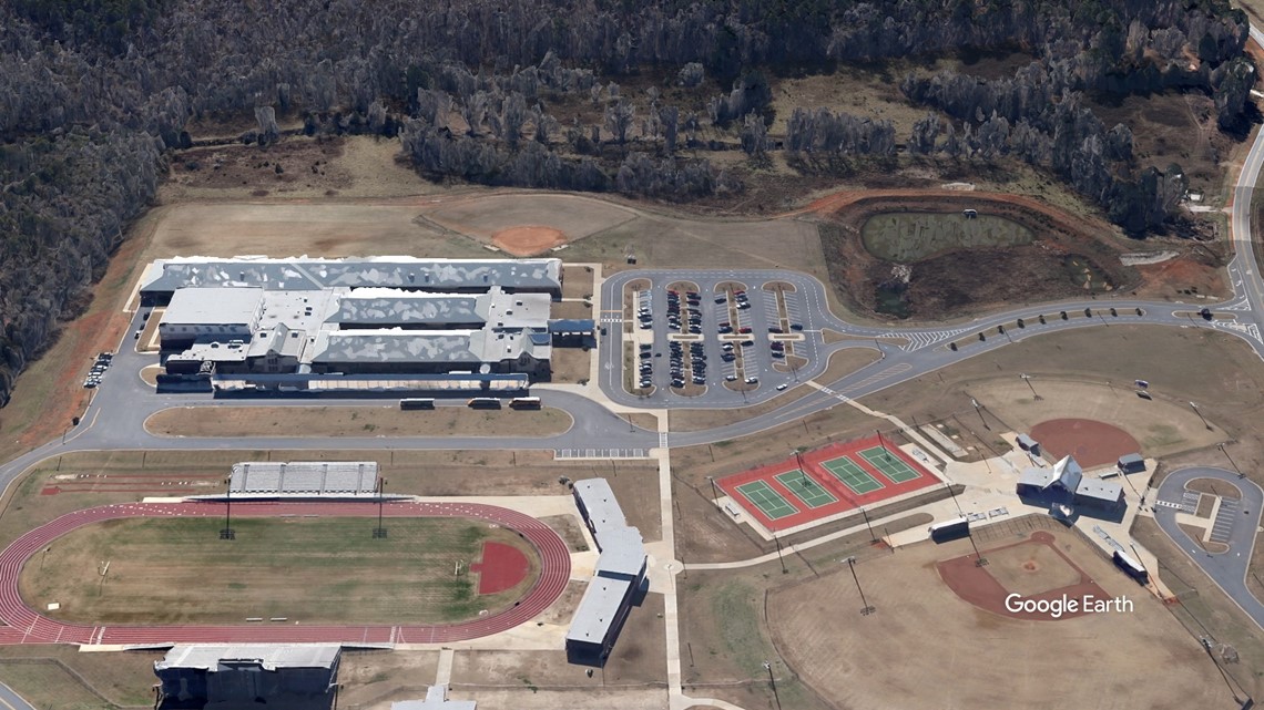 Locust Grove students unresponsive after ingesting substance | 11alive.com