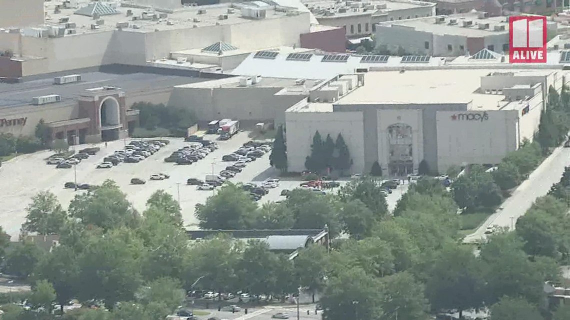 Scene outside Mall of Georgia Macy's after stabbing incident | CHOPPER ...