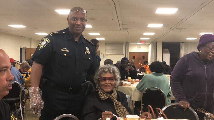 East Point and First Mallalieu United Methodist feed the less fortunate ...