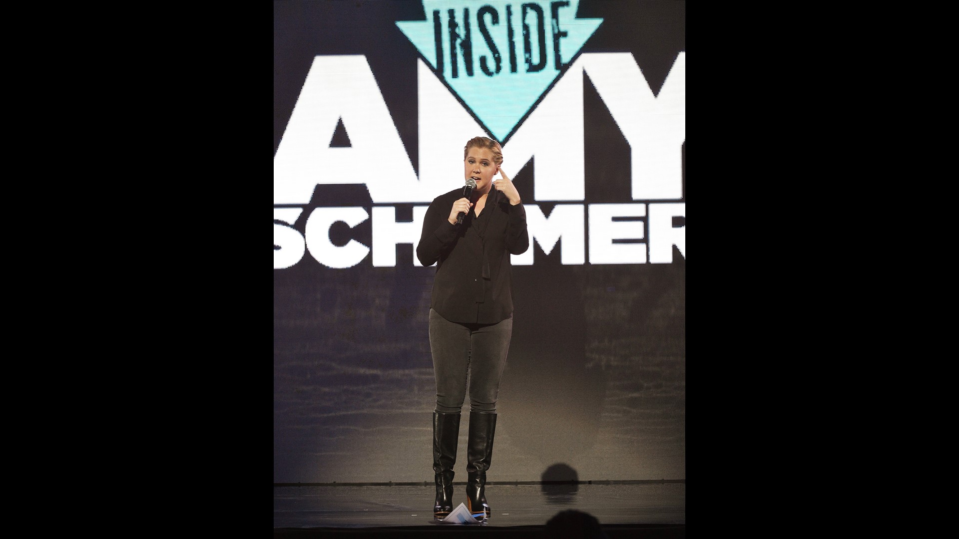 Amy Schumer bought the farm - as a gift for dad | 11alive.com