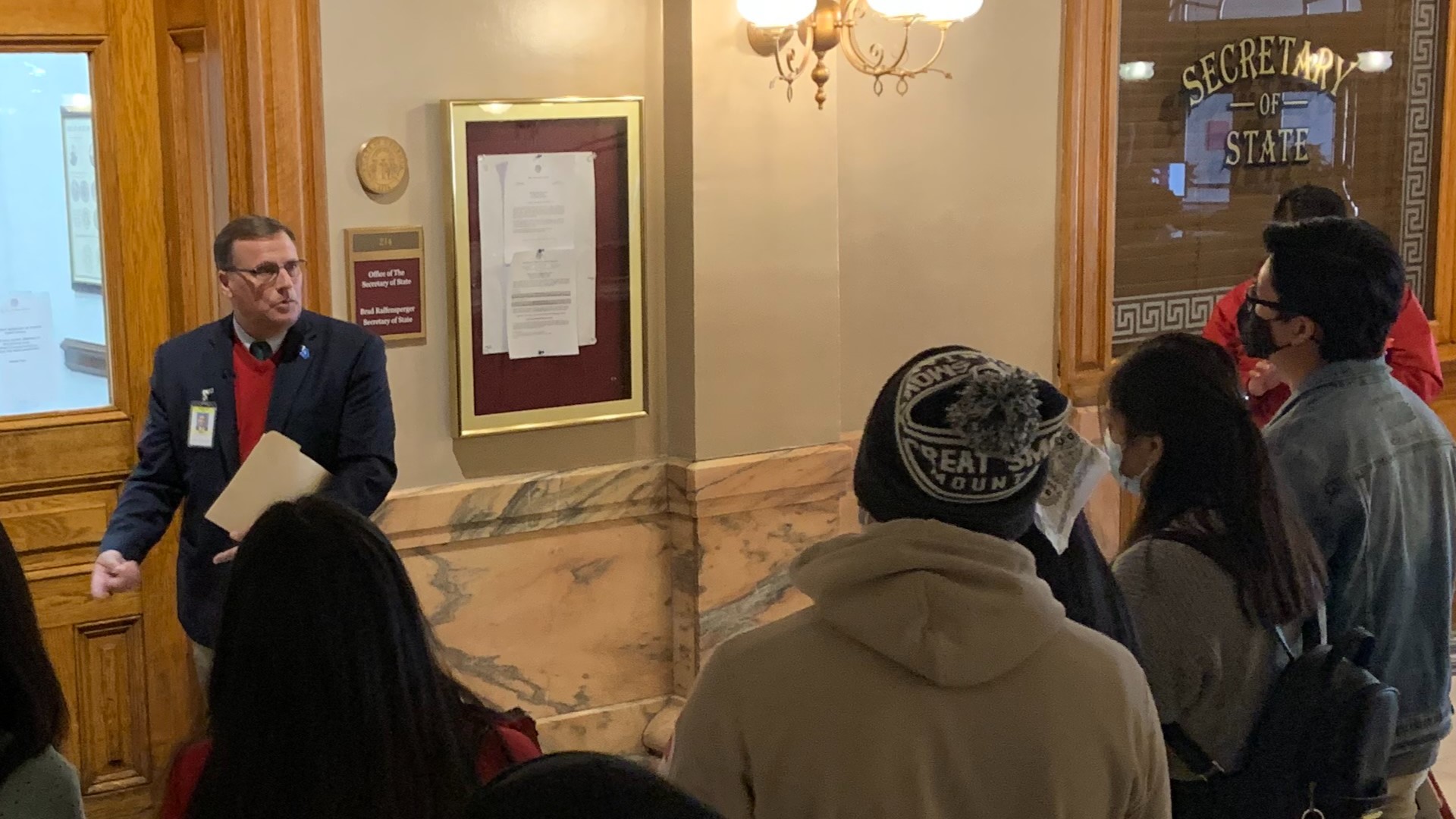 Lobbyist leads group on 'prayer tour' at Georgia State Capitol ...
