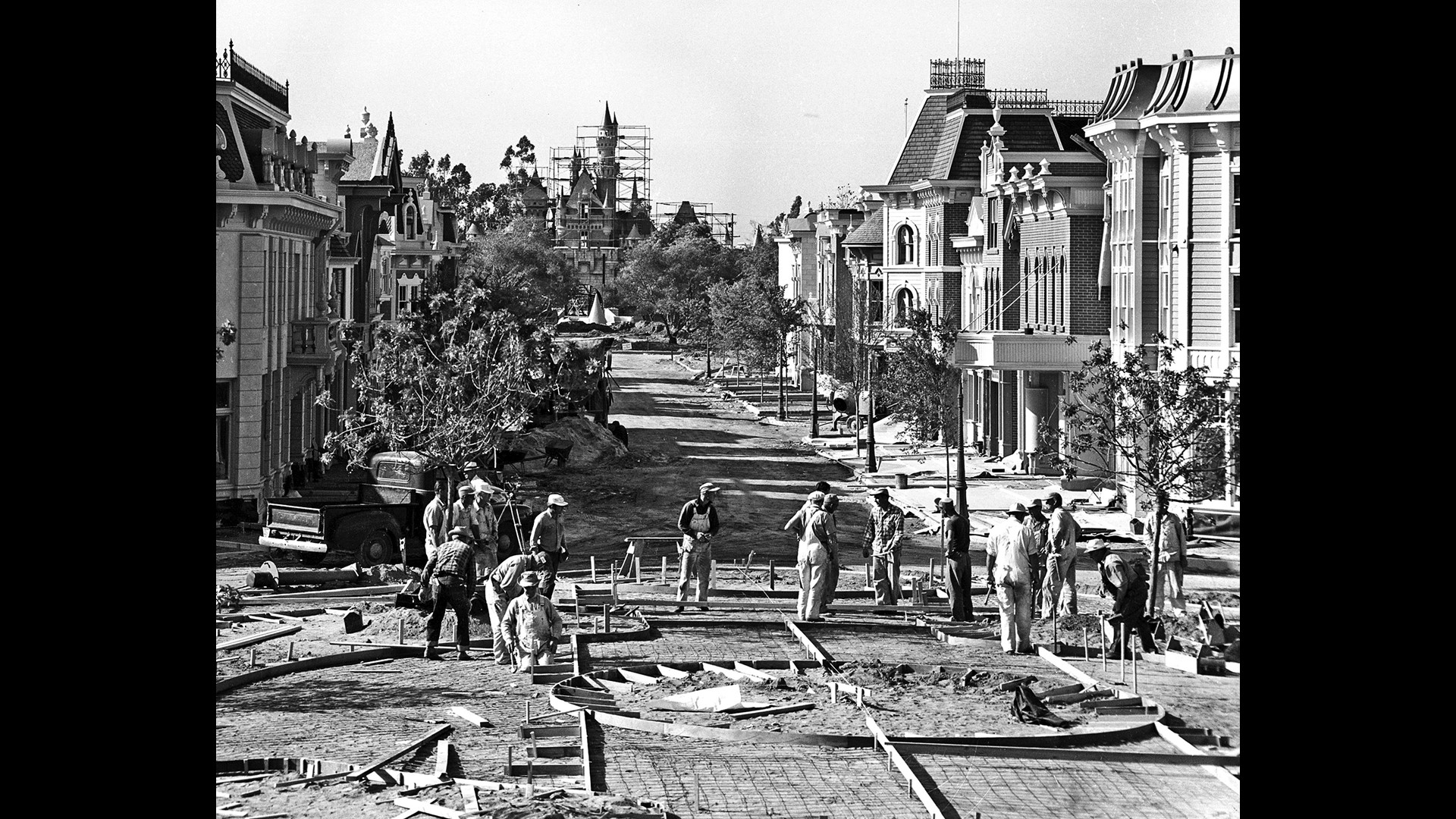 Disneyland then and now: Photos throughout the years | 11alive.com