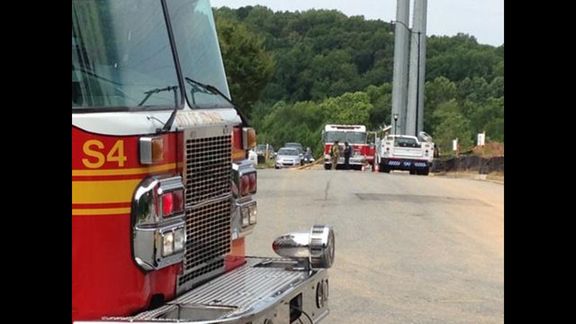 Apartments evacuated after workers hit gas line | 11alive.com