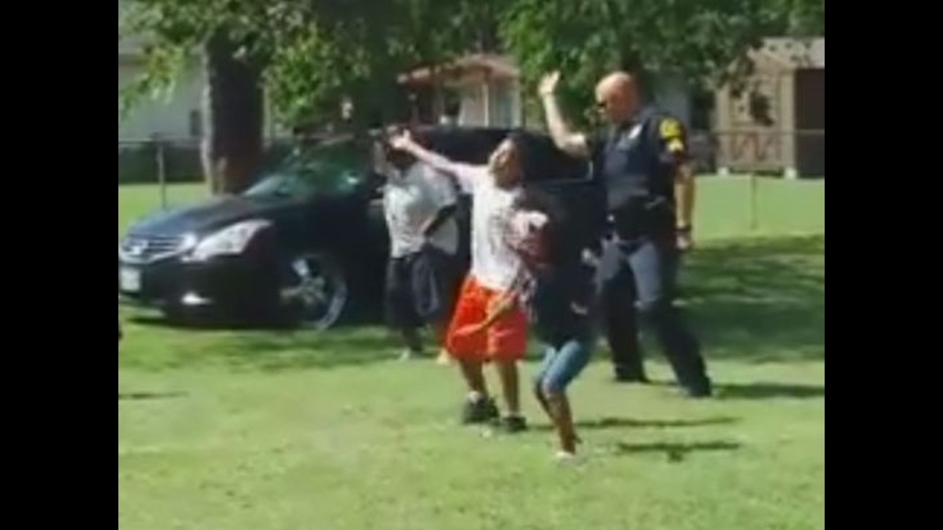 Officer doing 'Nae Nae' dance goes viral | 11alive.com