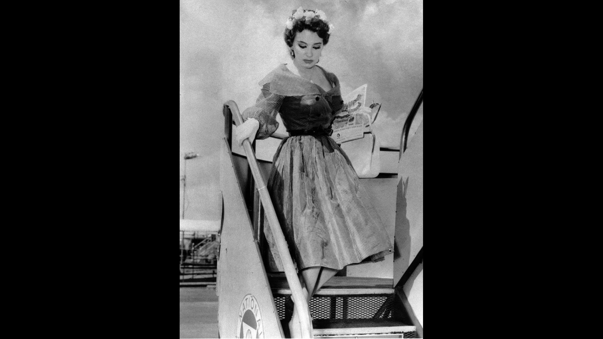 Blaze Starr, burlesque dancer linked to Gov. Long, dies | 11alive.com