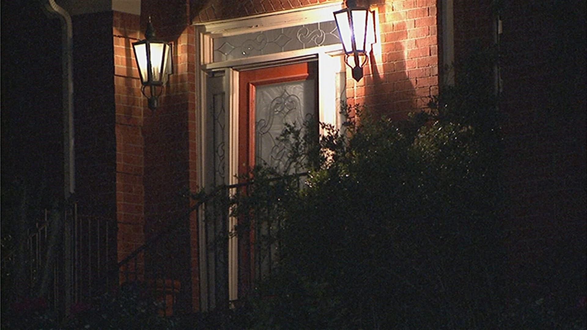 Manhunt underway after home invasion in mayor's neighborhood | 11alive.com