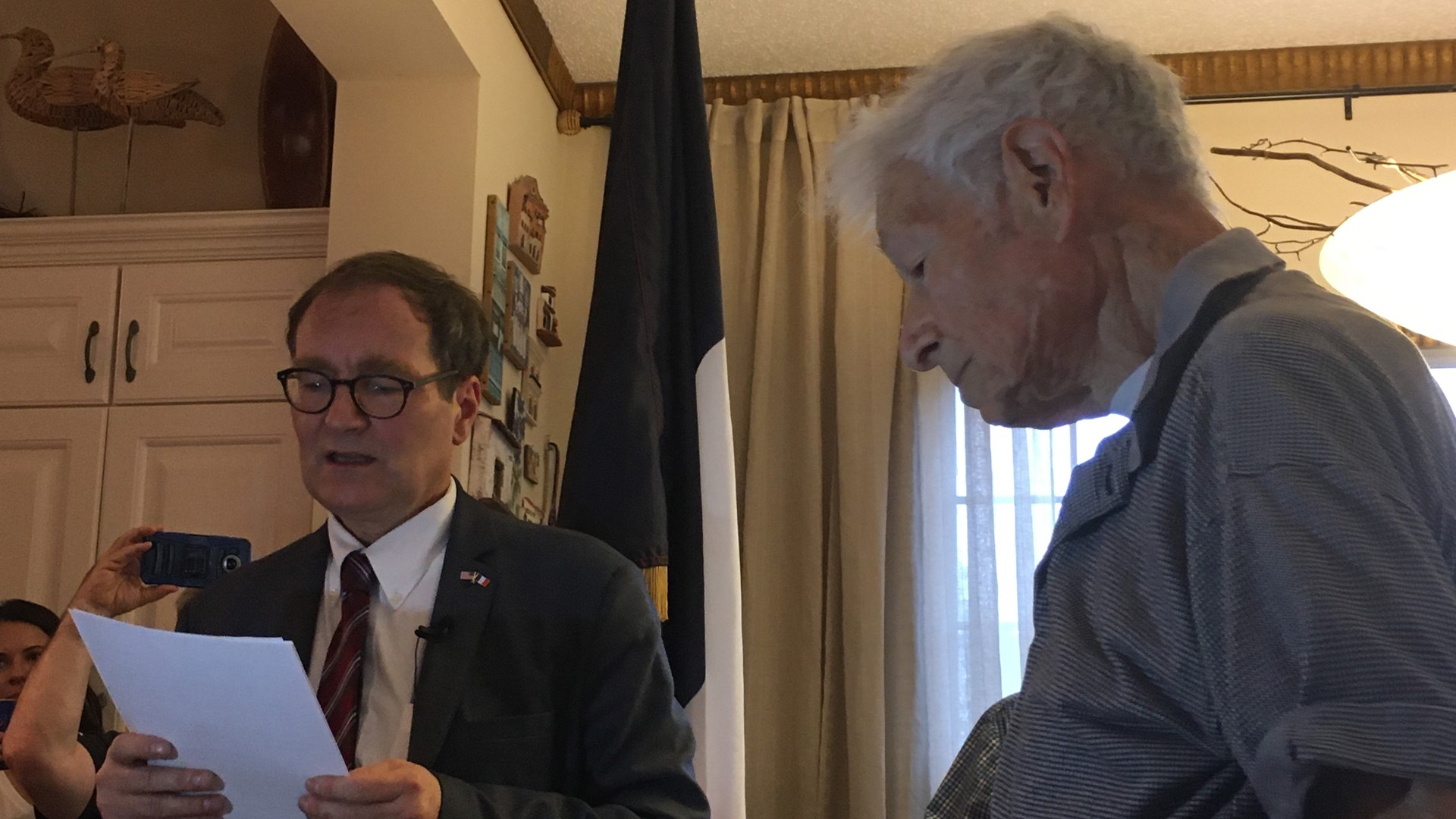 World War II veteran Albert Lubinsky awarded Legion of Honor | 11alive.com