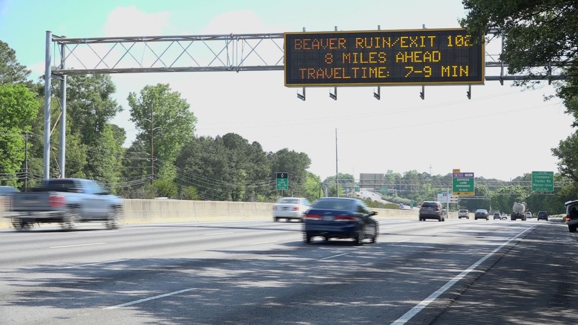 Commuter Dude: Testing Atlanta's overhead traffic signs | 11alive.com