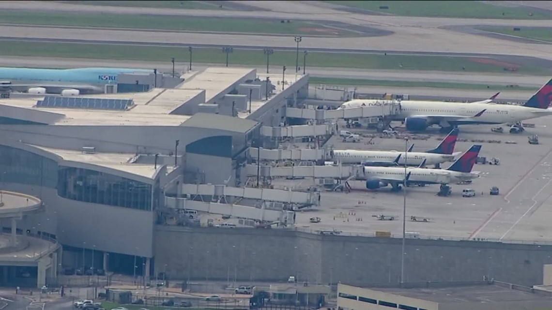 Suspicious package outside Atlanta airport terminal | 11alive.com