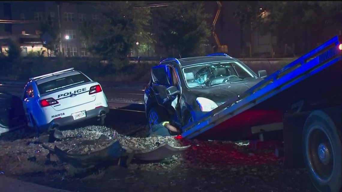 MARTA officer in hospital after crash in southwest Atlanta | 11alive.com