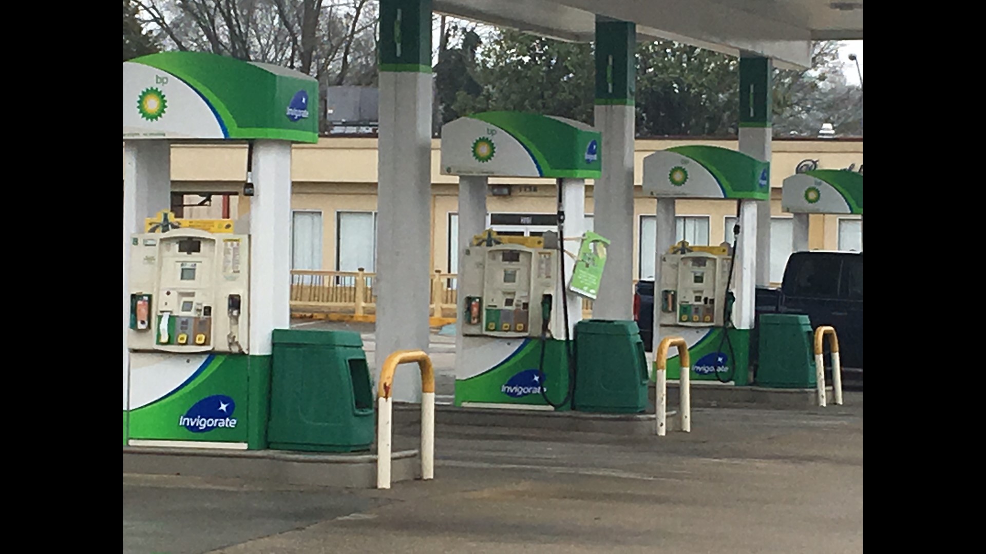 Reports: Cars break down after filling tank with bad gas at Decatur ...
