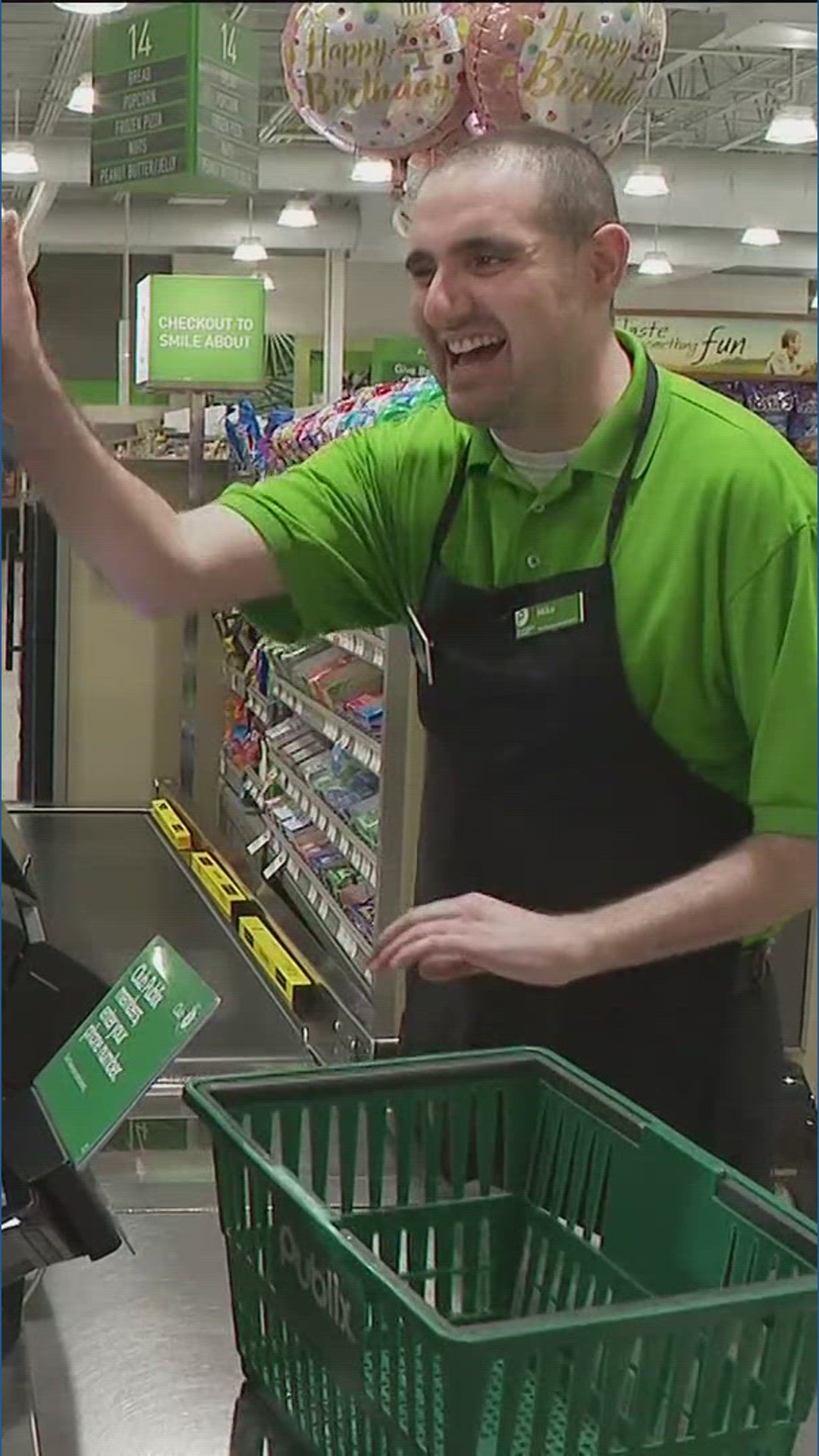 Meet Michael: The Publix cashier that everyone wants to see | 11alive.com