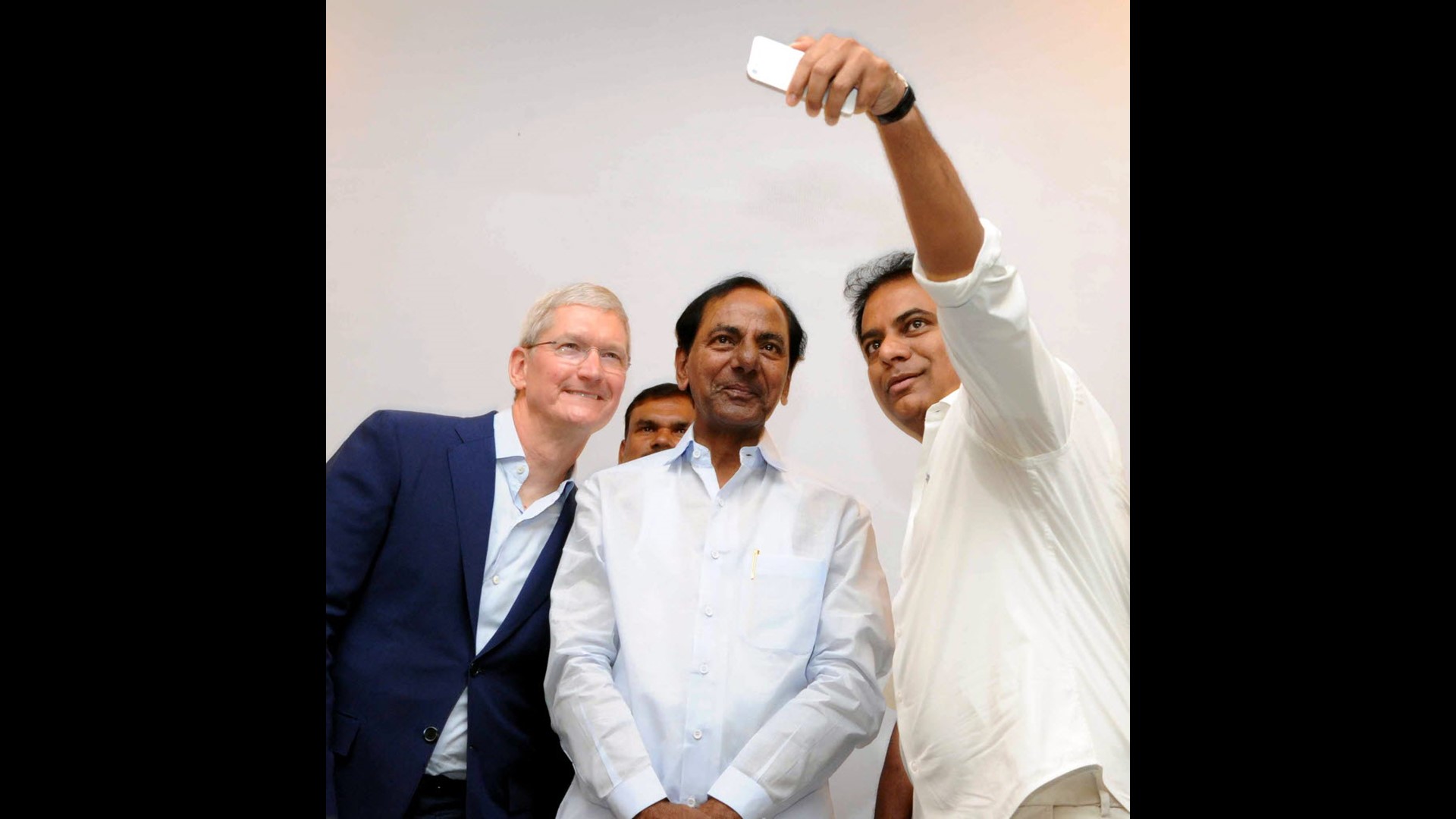 Apple's Cook tours India in critical moment for iPhones | 11alive.com