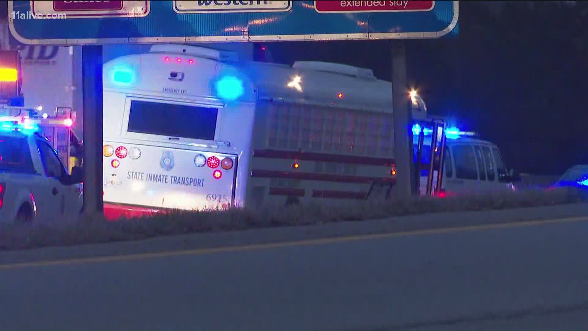 Crash involving prison bus shuts down I-85 | 11alive.com