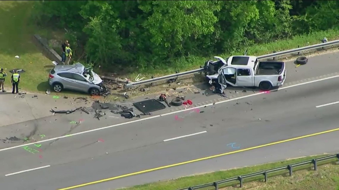 Crash on Peachtree Industrial Boulevard all lanes closed Gwinnett ...