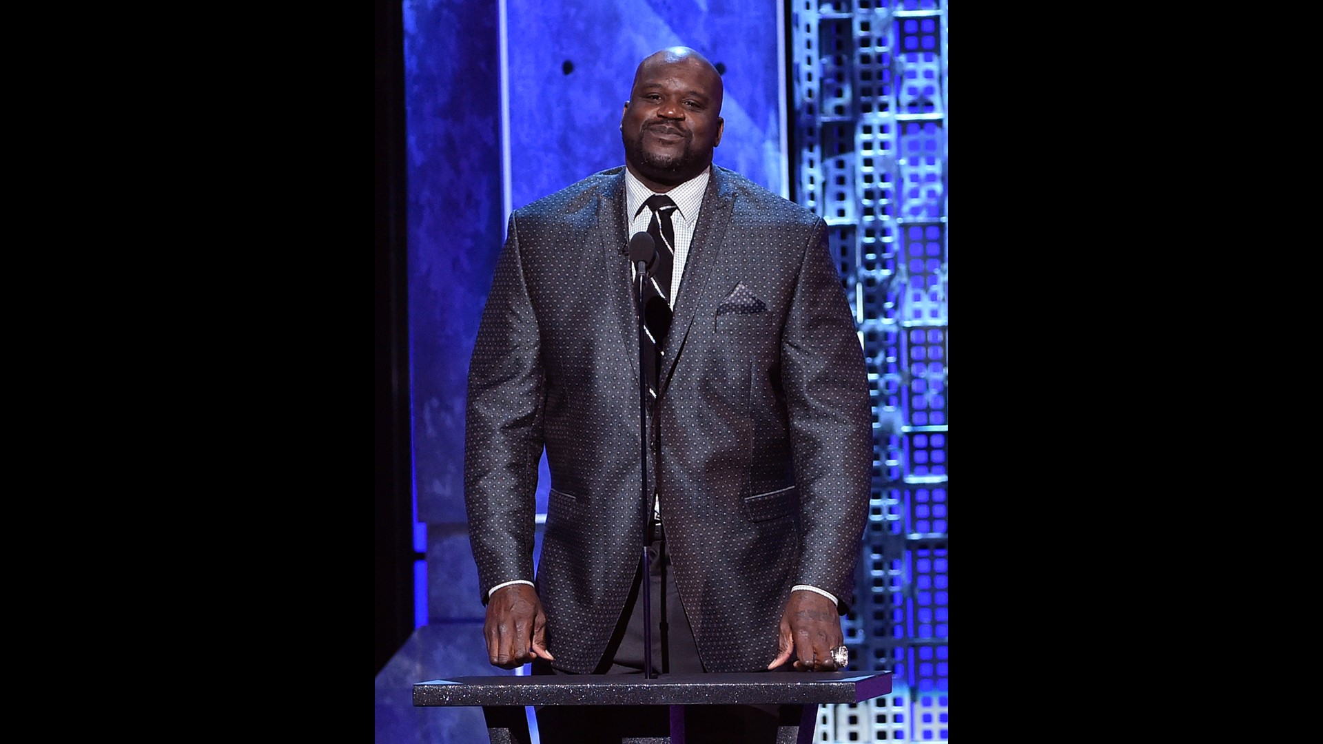 WATCH: Shaq goes undercover as Lyft driver in Atlanta | 11alive.com