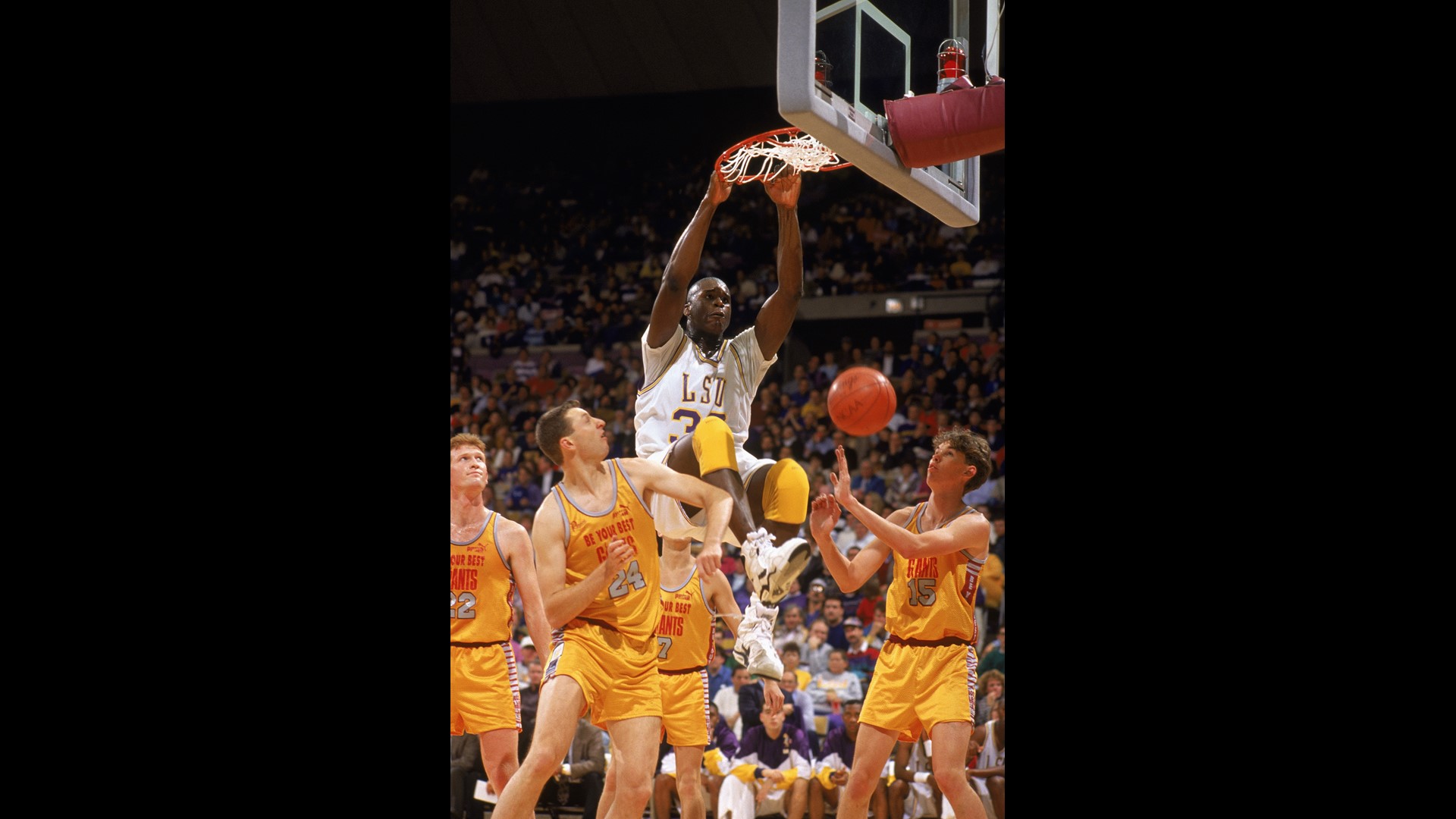 WATCH: Shaq goes undercover as Lyft driver in Atlanta | 11alive.com