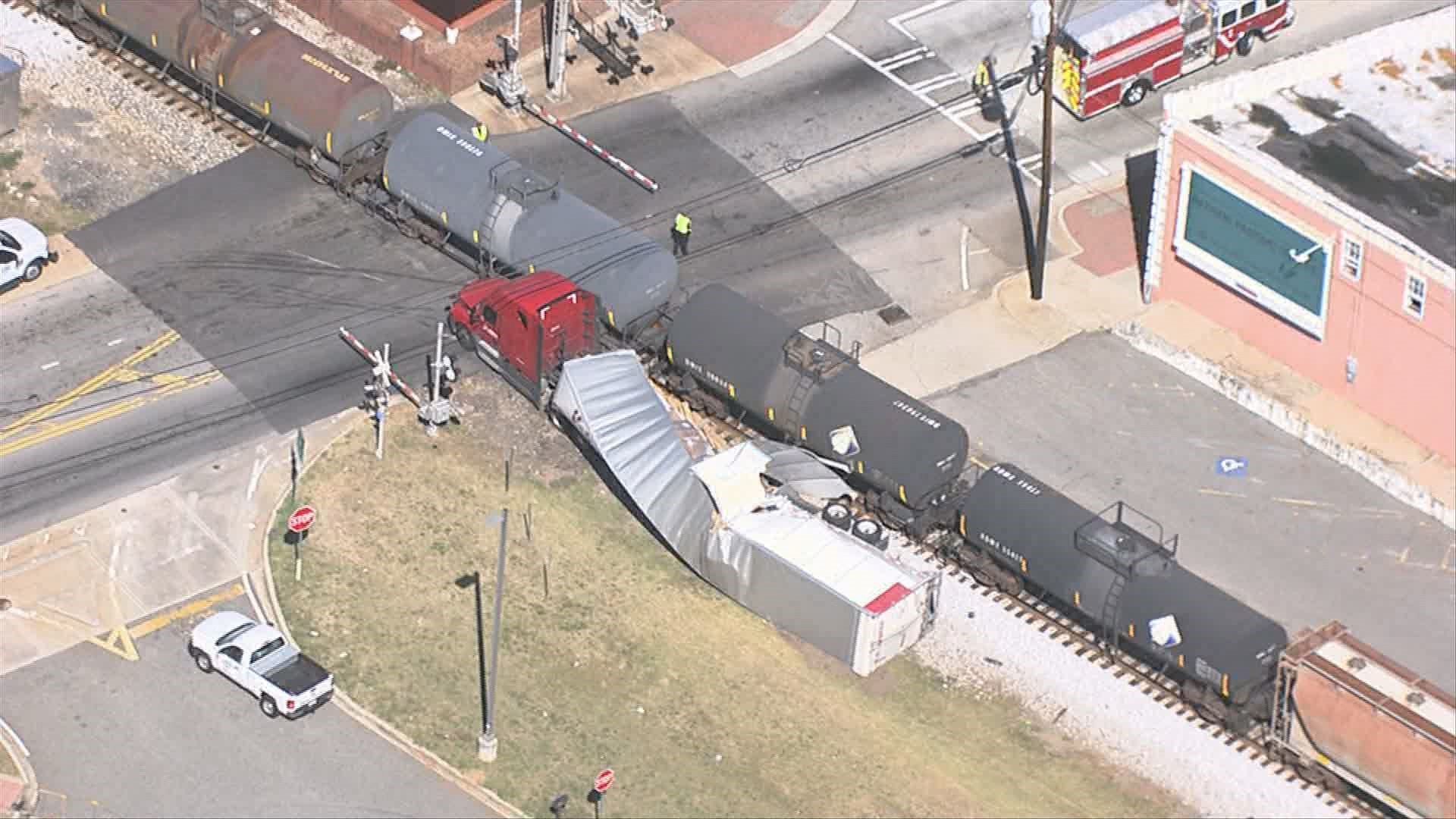 Train collides with tractor-trailer in Winder | 11alive.com