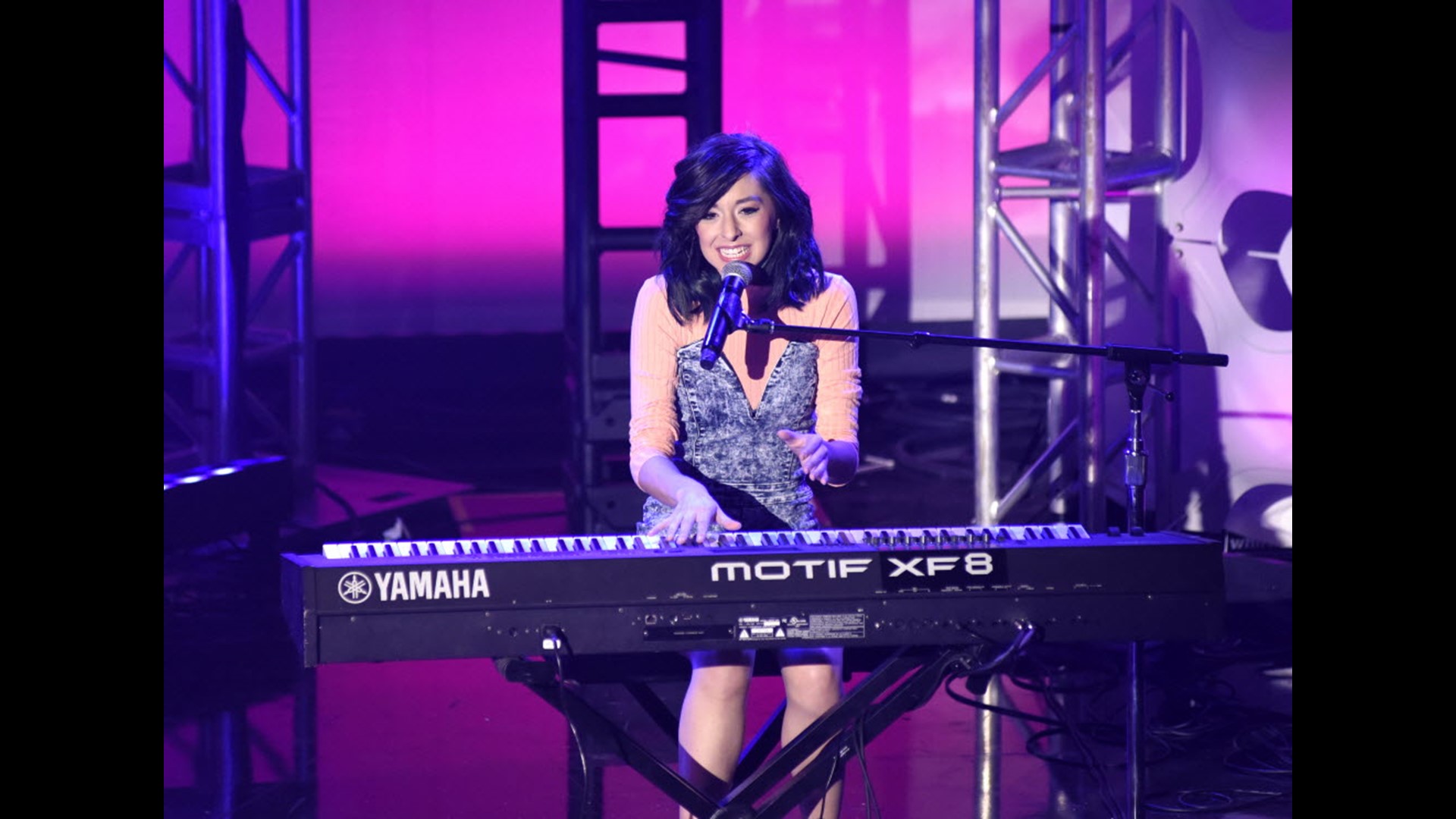 'Voice' singer Christina Grimmie dies after being shot at Orlando ...